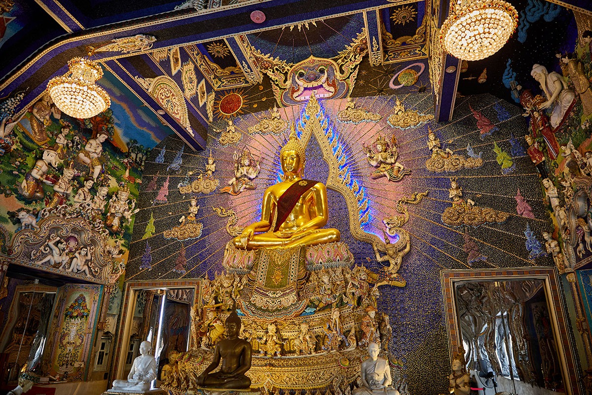 Wat Pariwat aka Wat David Beckham